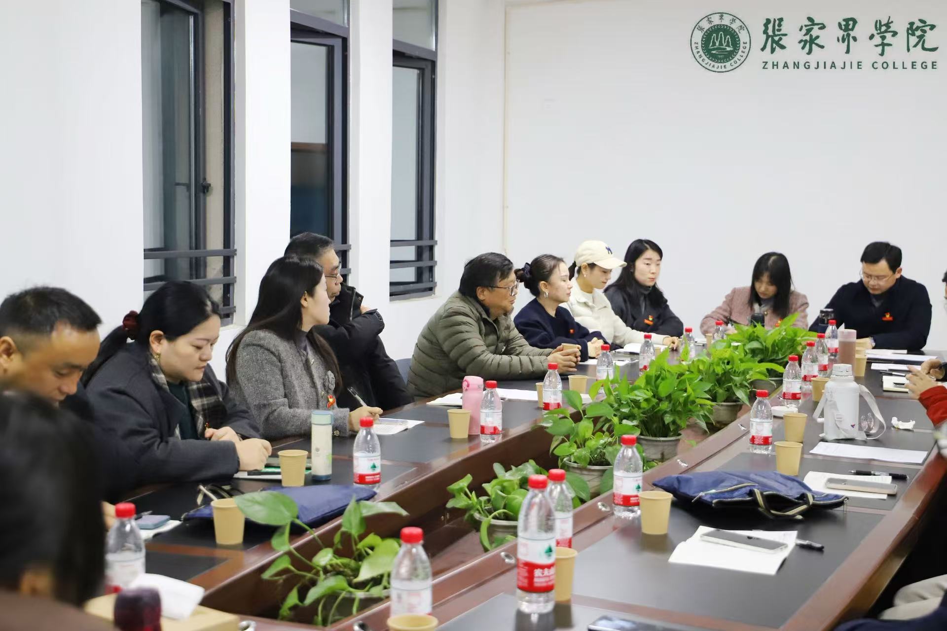 新闻网-学史明理正方向 实干笃行谋新篇：张家界学院开展2026年中层干部及思政课教师理论学习培训班